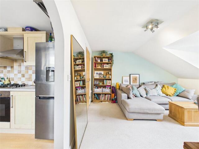 Shared Living/roommate 2 Bedroom For Sale Kingswood South Gloucestershire 200000 ELS100132346