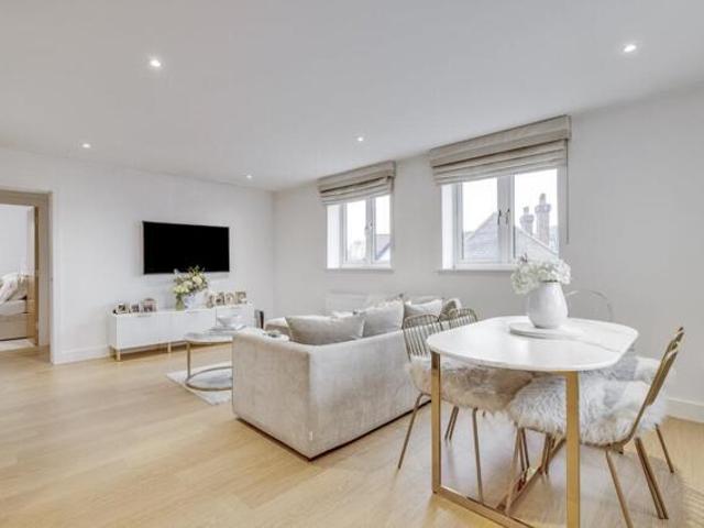 Shared Living/roommate 2 Bedroom For Sale Knebworth Hertfordshire 330000 ELS101199922