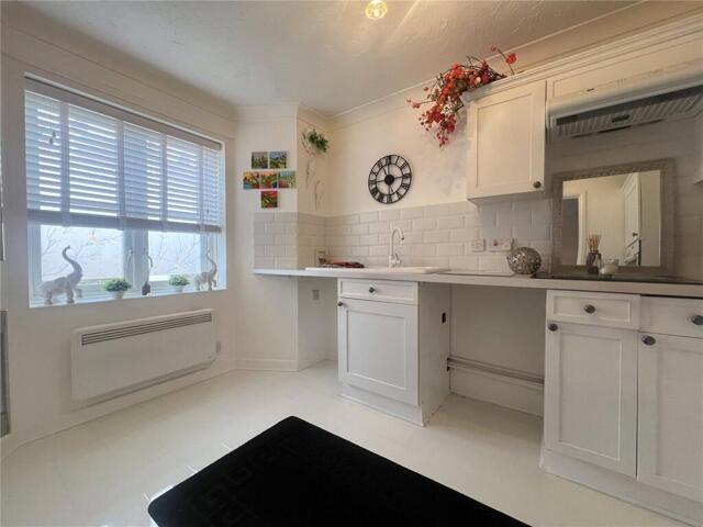 Shared Living/roommate 2 Bedroom For Sale Lymington Hampshire 250000 ELS100366143