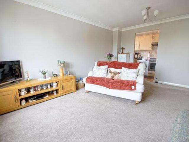 Shared Living/roommate 2 Bedroom For Sale Lee On Solent Hampshire 244995 ELS100398433