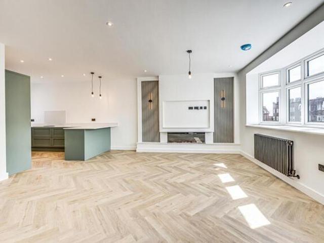 Shared Living/roommate 2 Bedroom For Sale Leigh Southend on Sea 475000 ELS99571882