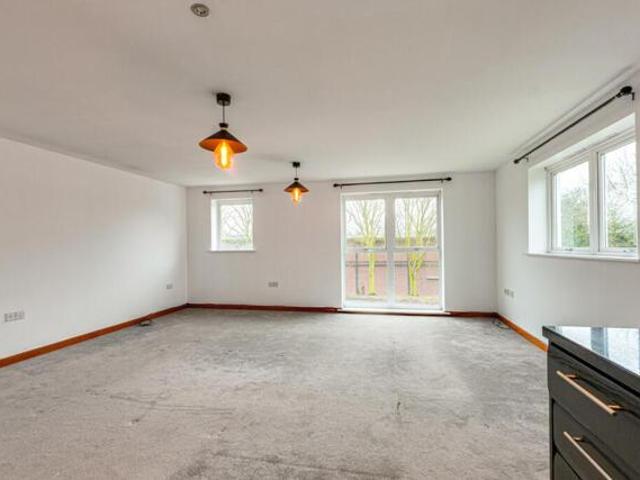 Shared Living/roommate 2 Bedroom For Sale Leigh Southend on Sea 230000 ES100579145