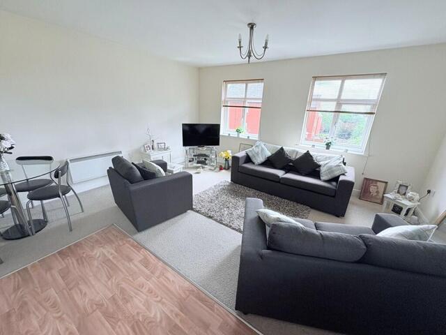 Shared Living/roommate 2 Bedroom For Sale Leigh Wigan 90000 ES98649164