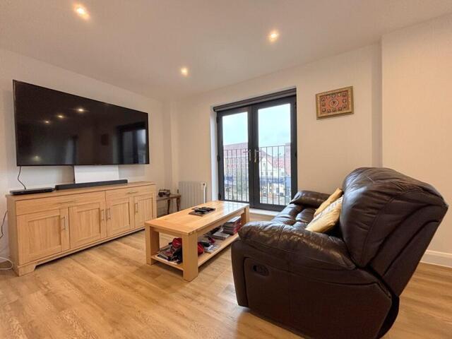 Shared Living/roommate 2 Bedroom For Sale Letchworth Hertfordshire 325000 ES99986635