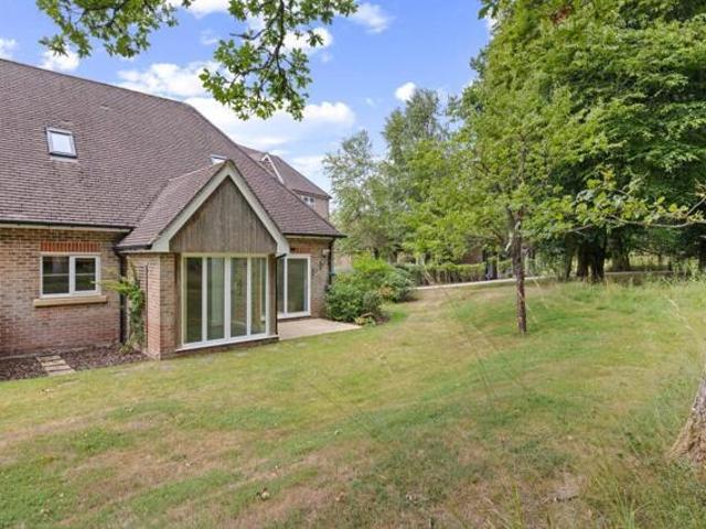 Shared Living/roommate 2 Bedroom For Sale Liphook Hampshire 475000 ES100540642