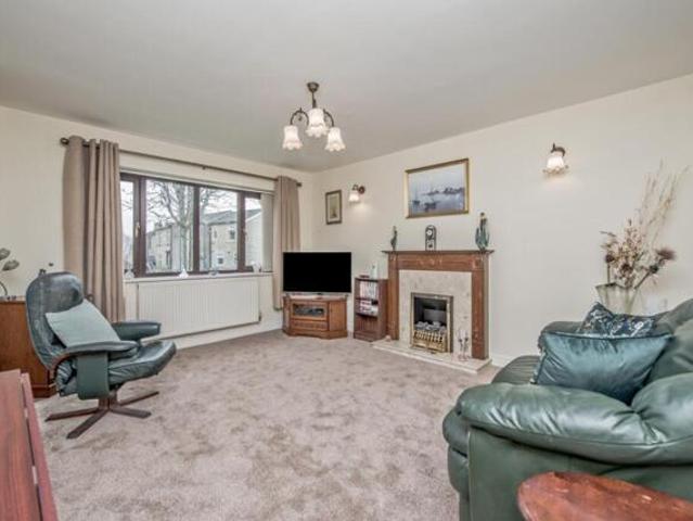 Shared Living/roommate 2 Bedroom For Sale Liversedge Kirklees 140000 ES100615098