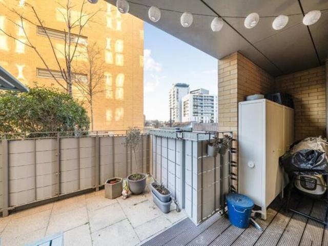 Shared Living/roommate 2 Bedroom For Sale London Greater London 425000 ES101674837