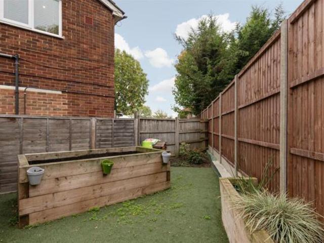 Shared Living/roommate 2 Bedroom For Sale London Greater London 445000 ES100787038