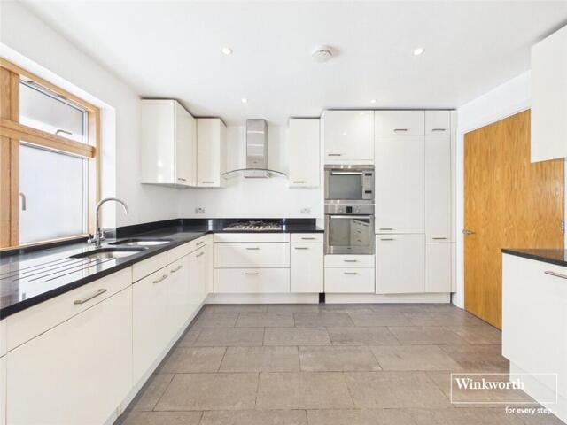 Shared Living/roommate 2 Bedroom For Sale London Greater London 590000 ES100398167