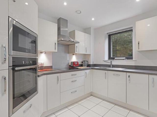 Shared Living/roommate 2 Bedroom For Sale Loughton Essex 475000 ES100057737