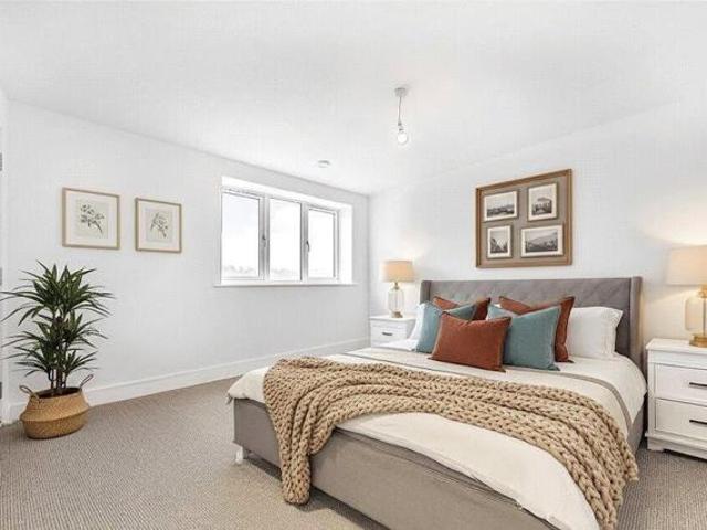 Shared Living/roommate 2 Bedroom For Sale Padworth West Berkshire 275000 ES100733684