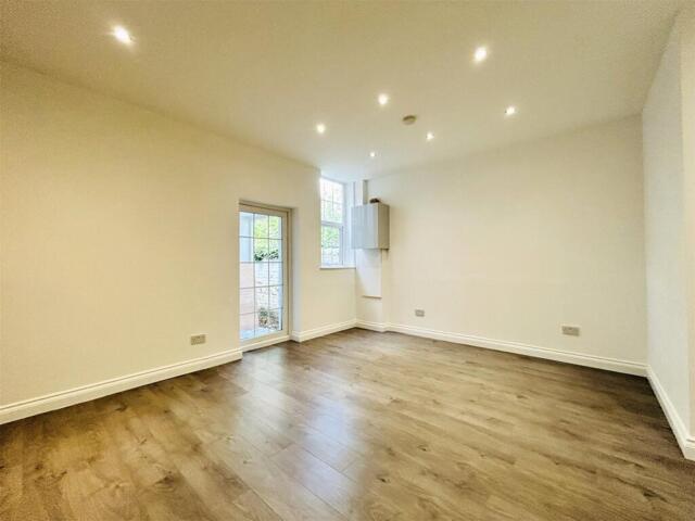 Shared Living/roommate 2 Bedroom For Sale Reading Reading 240000 ES100398298
