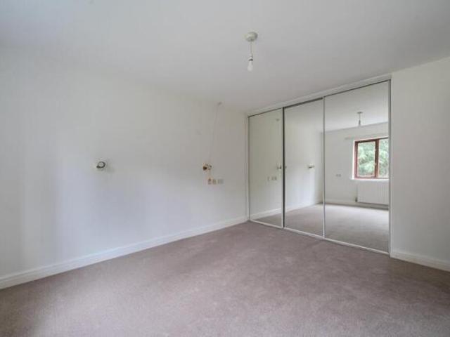 Shared Living/roommate 2 Bedroom For Sale Reading Wokingham 200000 ES101025396