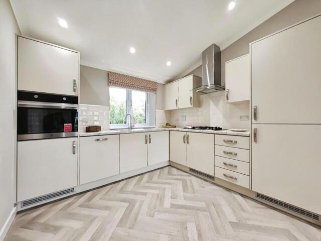 Shared Living/roommate 2 Bedroom For Sale Riseley Bedfordshire 330000 ELS101797053