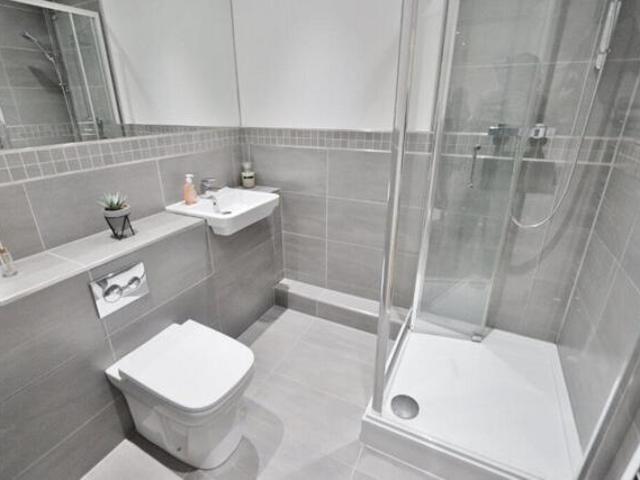 Shared Living/roommate 2 Bedroom For Sale Romford Greater London 240000 ELS101379089