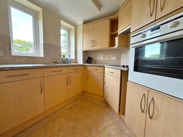 Shared Living/roommate 2 Bedroom For Sale Surrey Great London 120000 ELS101675850