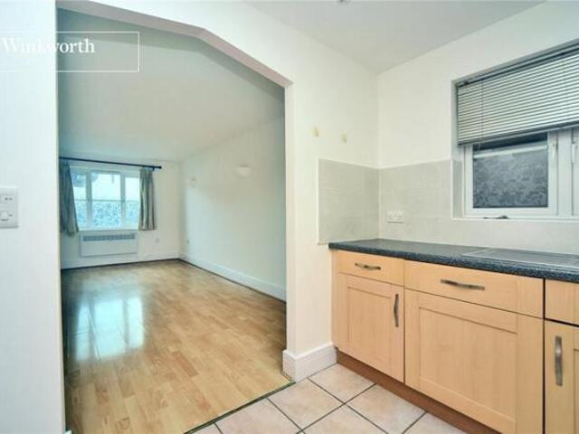 Shared Living/roommate 2 Bedroom For Sale Surrey Greater London 350000 ES98386916