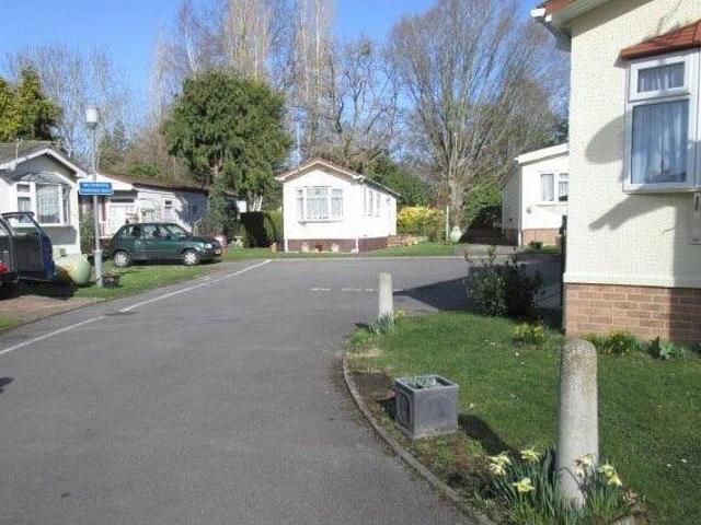 Shared Living/roommate 2 Bedroom For Sale Surrey Surrey 215000 ES98864669