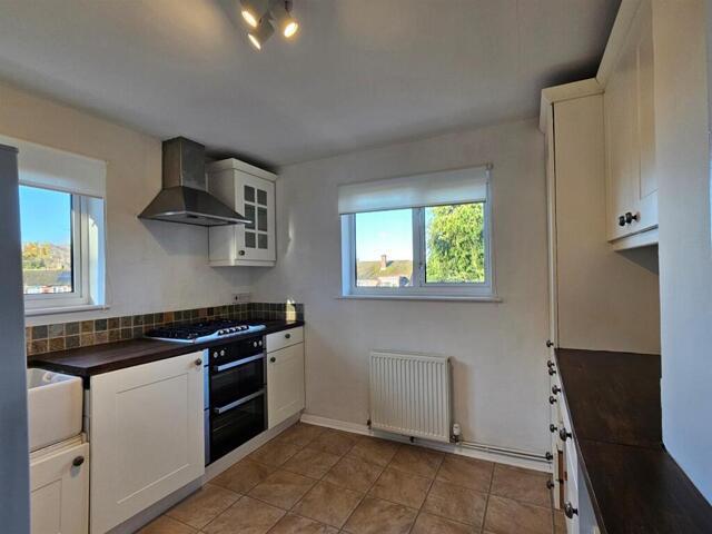 Shared Living/roommate 2 Bedroom For Sale Surrey Surrey 305000 ELS100456378
