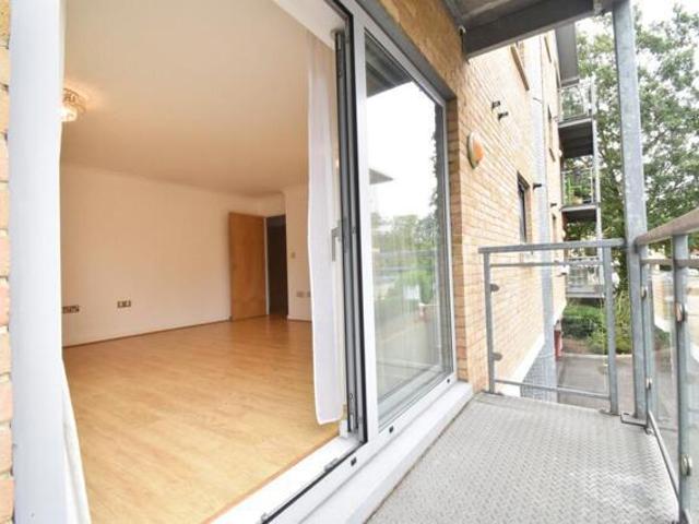 Shared Living/roommate 2 Bedroom For Sale Surrey Surrey 365000 ELS100097038
