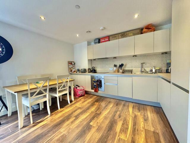 Shared Living/roommate 2 Bedroom For Sale Salford Salford 260000 ELS100615308