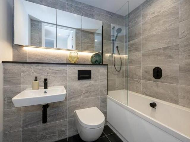 Shared Living/roommate 2 Bedroom For Sale Salford Salford 355000 ES100786701