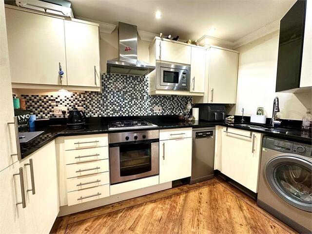 Shared Living/roommate 2 Bedroom For Sale South Woodham Ferrers South Woodham Ferrers 259995 ELS100316908