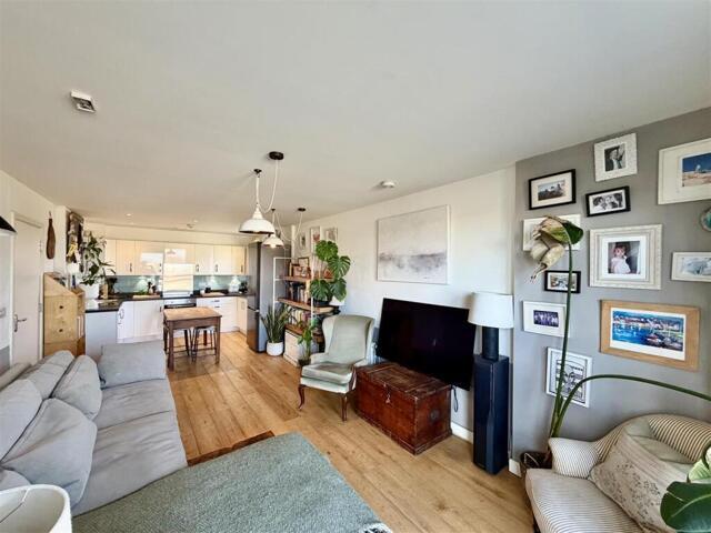 Shared Living/roommate 2 Bedroom For Sale Southall Greater London 333000 ELS100263307
