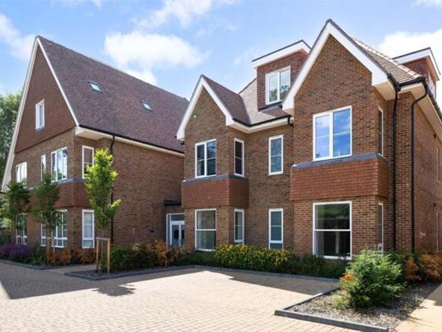 Shared Living/roommate 2 Bedroom For Sale Tadworth Surrey 795000 ES98718531