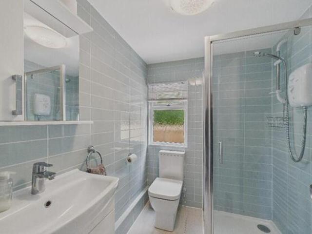 Shared Living/roommate 2 Bedroom For Sale Tadworth Surrey 220000 ELS98834259