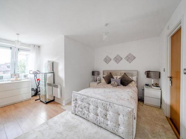 Shared Living/roommate 2 Bedroom For Sale Uxbridge Great London 315000 ES100366464