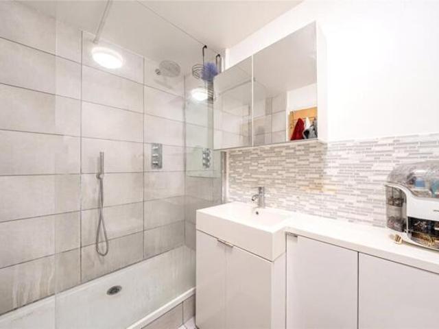 Shared Living/roommate 2 Bedroom For Sale Uxbridge Great London 330000 ES99277904
