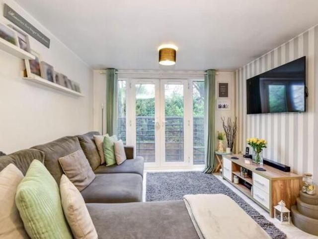 Shared Living/roommate 2 Bedroom For Sale Watford Hertfordshire 295000 ES101743341