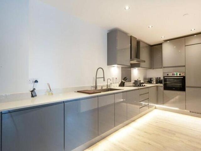 Shared Living/roommate 2 Bedroom For Sale Watford Hertfordshire 350000 ES98649423