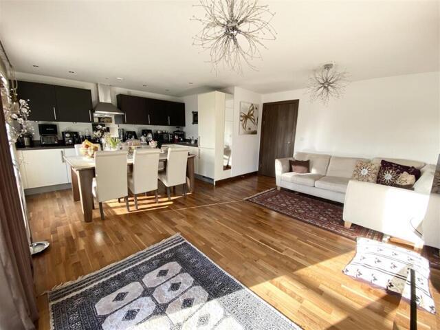 Shared Living/roommate 2 Bedroom For Sale West Drayton Greater London 350000 ES99277857