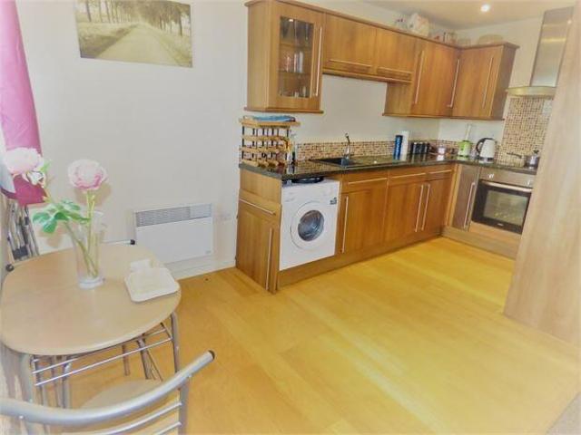 Shared Living/roommate 2 Bedroom For Sale Westcliff On Sea Essex 220000 ES99475962