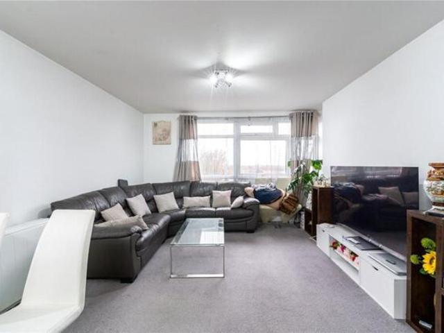 Shared Living/roommate 2 Bedroom For Sale Weybridge Surrey 350000 ES98718112