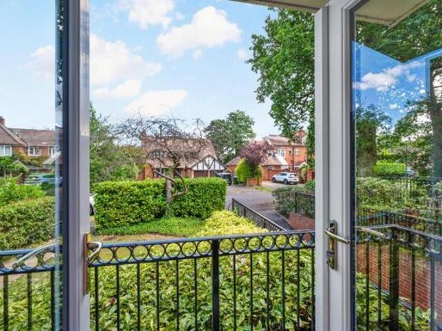 Shared Living/roommate 2 Bedroom For Sale Weybridge Surrey 445000 ES98930060