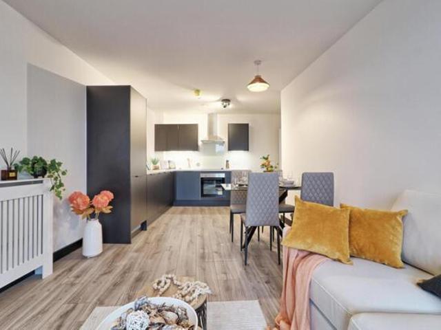 Shared Living/roommate 2 Bedroom For Sale Wickford Essex 260000 ES100615073
