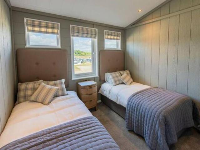 Shared Living/roommate 2 Bedroom For Sale Windsor Windsor And Maidenhead 395000 ES98545857