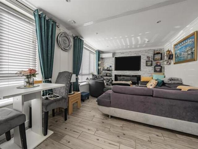 Shared Living/roommate 2 Bedroom For Sale Winkfield Berkshire 285000 ELS100854974