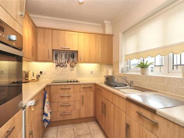 Shared Living/roommate 2 Bedroom For Sale Woking Surrey 180000 ELS100132698