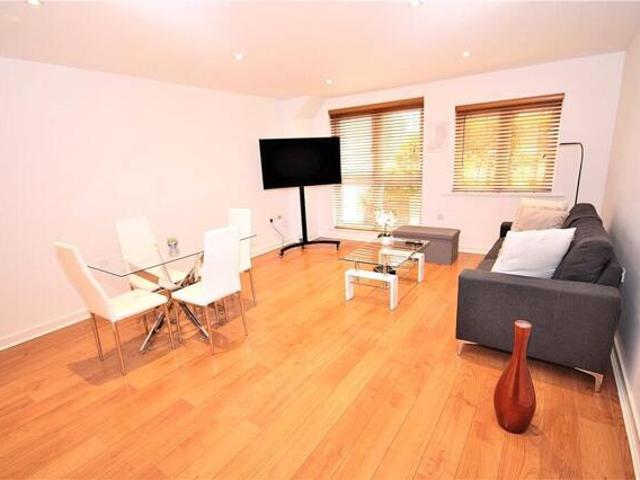 Shared Living/roommate 2 Bedroom For Sale Woking Surrey 300000 ELS100132615