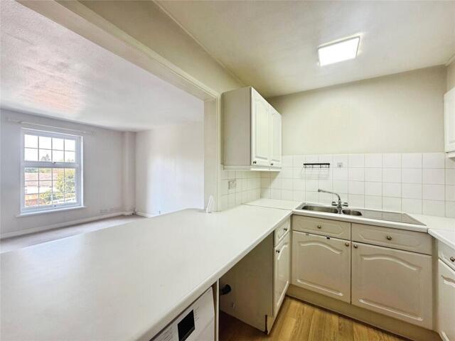 Shared Living/roommate 2 Bedroom For Sale Wokingham Berkshire 270000 ELS100685361
