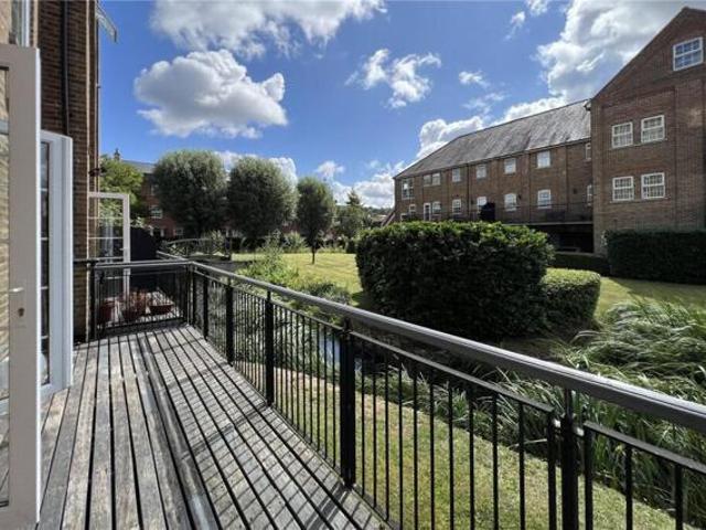 Shared Living/roommate 2 Bedroom For Sale Wooburn Green Buckinghamshire 350000 ELS101168617