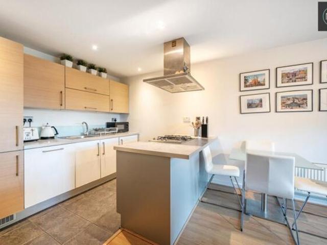 Shared Living/roommate 2 Bedroom For Sale Woodford Greater London 360000 ELS100058102