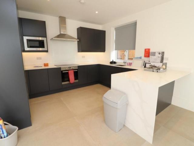Shared Living/roommate 7 Bedroom For Rent London London 1084 ELS90561945