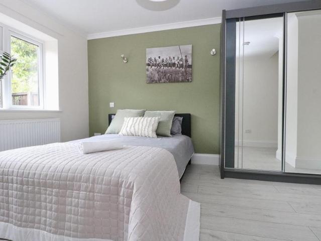Shared Living/roommate 7 Bedroom For Rent London London 1000 ELS90562637