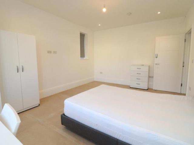 Shared Living/roommate 7 Bedroom For Rent London London 1127 ELS90561918
