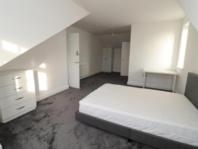 Shared Living/roommate 7 Bedroom For Rent London London 1214 ELS90561946